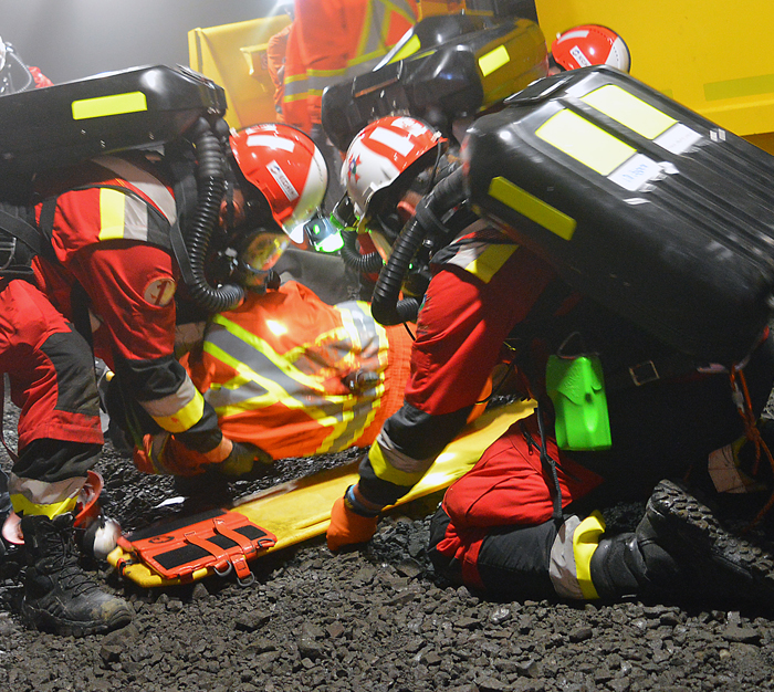 Specyfika działań ratownika górniczo-hutniczego - Kwartalnik Policyjny ...